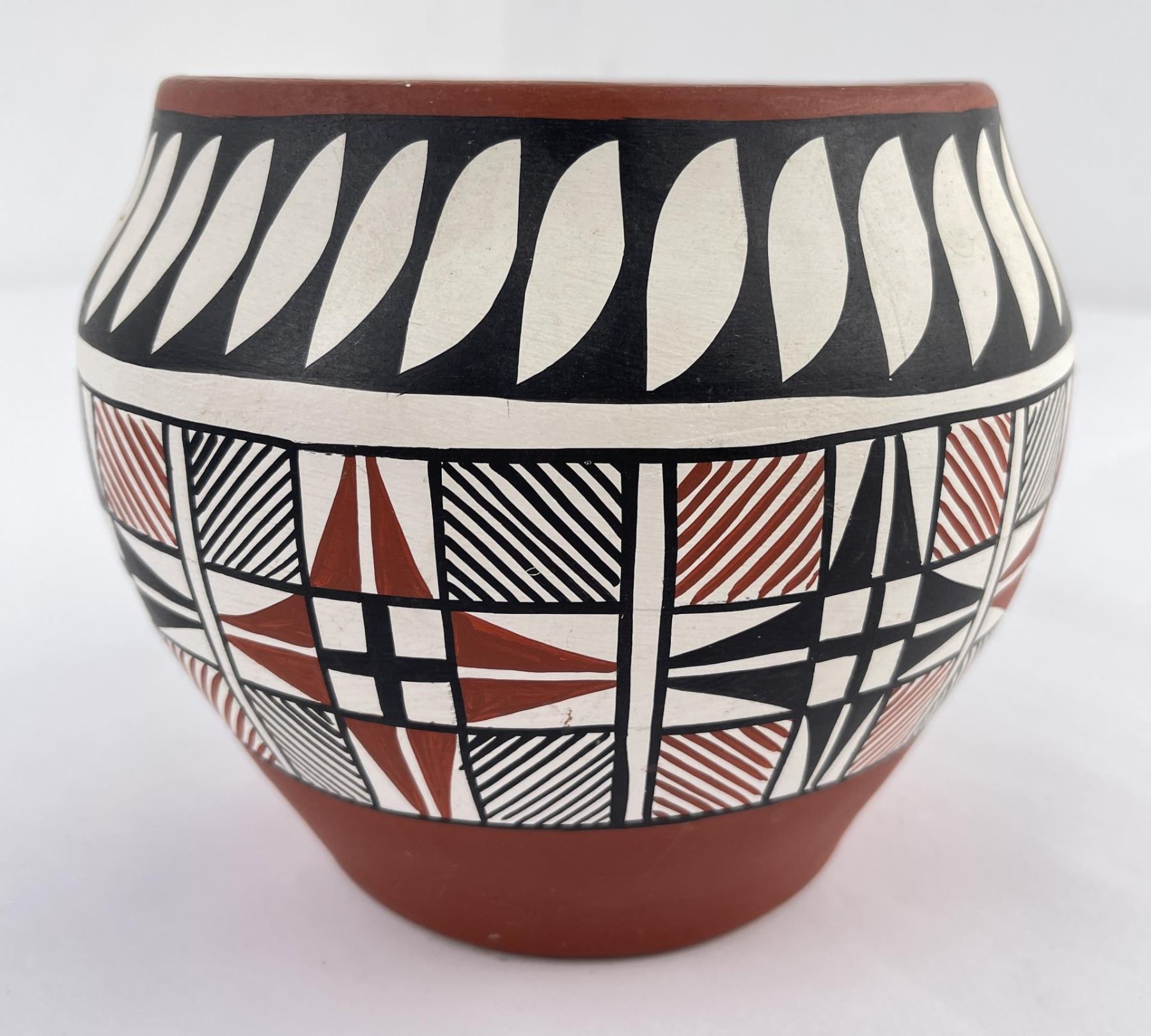 Jemez Pueblo Indian Pottery Bowl Vase Pot