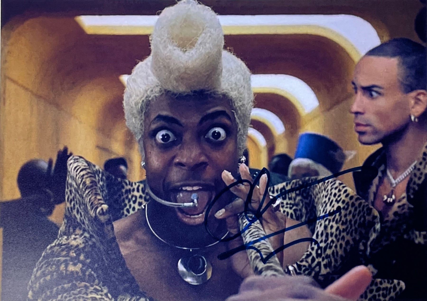 Autograph Signed Fifth Elements Photo