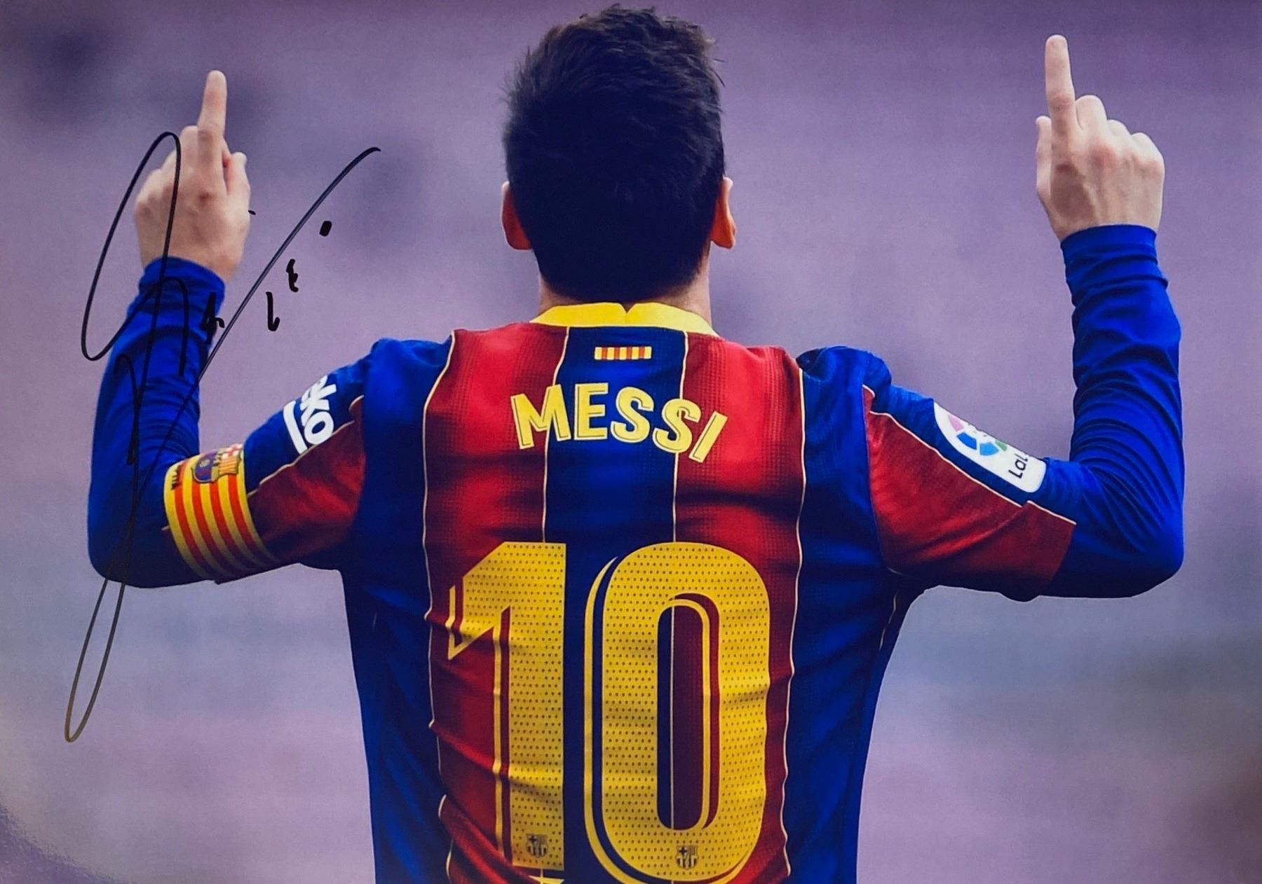 Autograph Signed Lionel Messi Photo