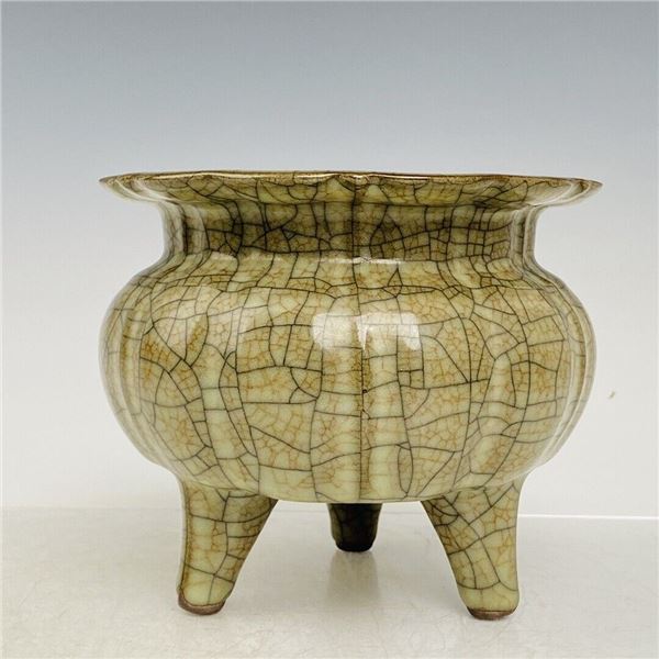 Chinese ge kiln porcelain incense burner