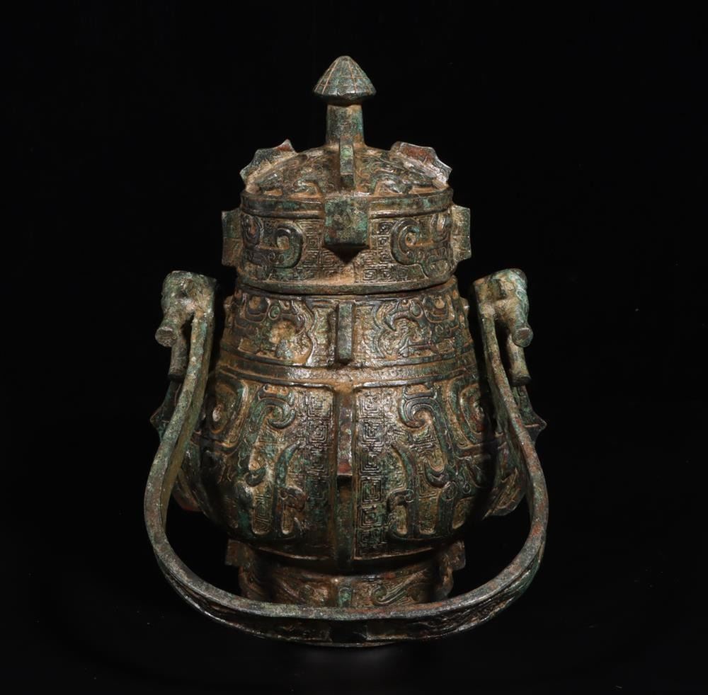 Chinese bronze ware wine pot