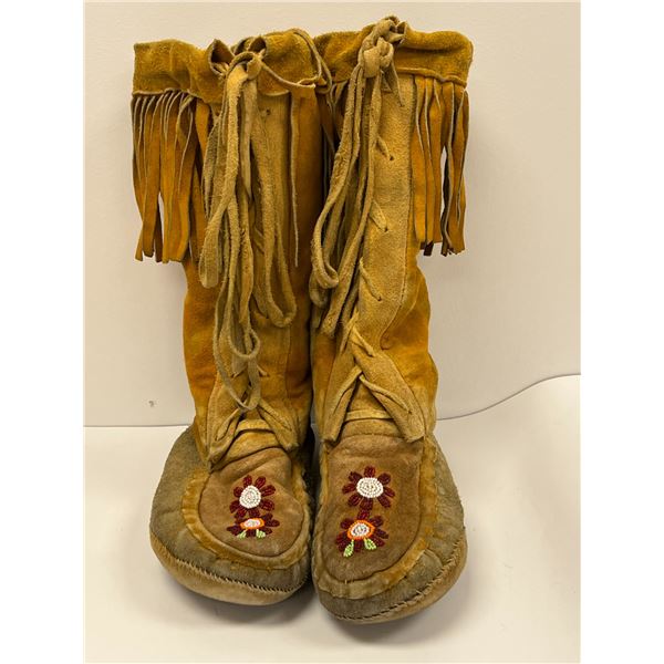 First Nations Beaded Footwear - Mukluks (foot approx: 11.5 x 4")