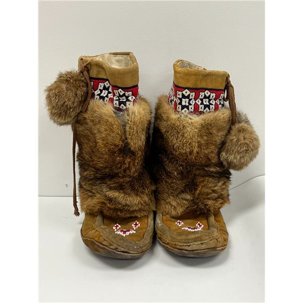First Nations Beaded Footwear - Mukluks (foot approx: 9.75 x 3.5")