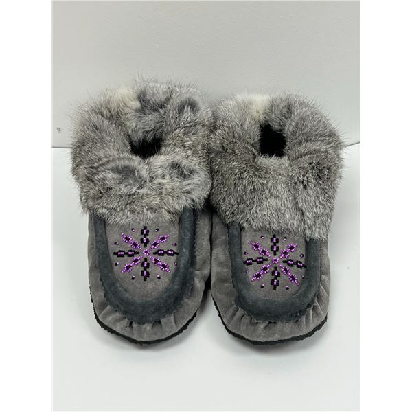 First Nations Beaded Footwear Moccasins / Slippers (foot approx: 9.5x4")