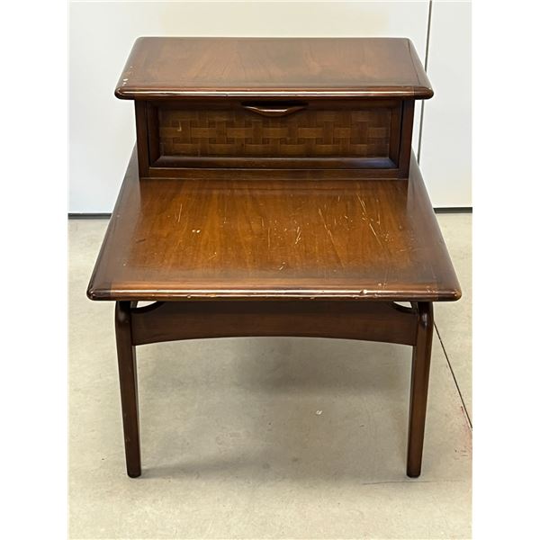 Mid Century Lane Walnut Side / End Table (approx: 30x22" & 22"T) See ...