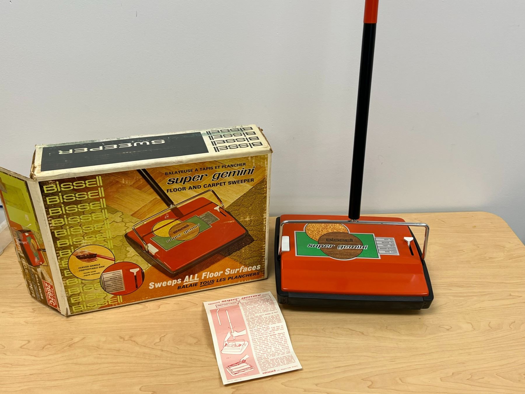 Vintage Bissell Super Gemini Rally Red Carpet / Floor Sweeper w/box 2662C