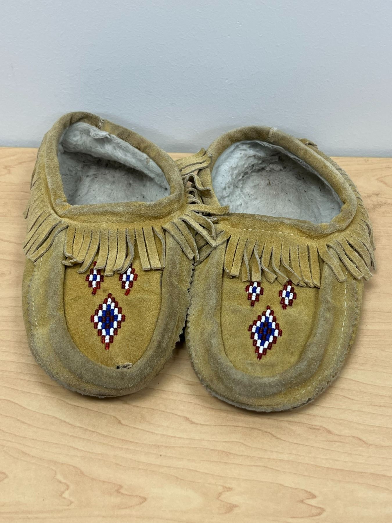 First Nations Beaded Footwear - Mocassins (foot approx: 9.25x3.5")