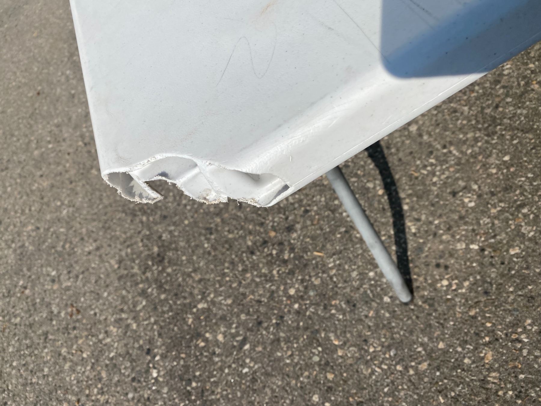 Folding table damaged corner