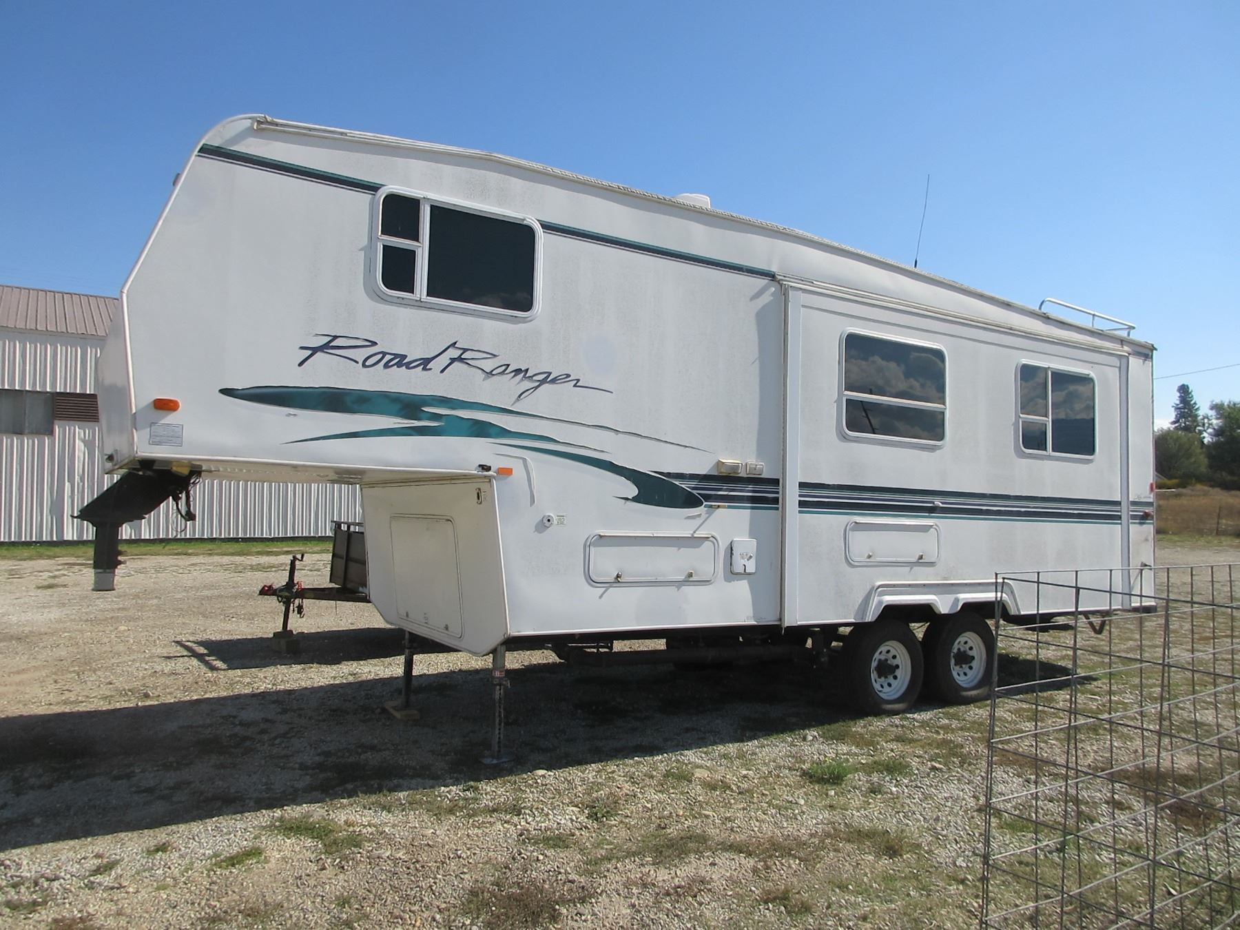 2000 Kit MFG Road Ranger LXG Series Gooseneck Travel Trailer- 26'L X 8 ...