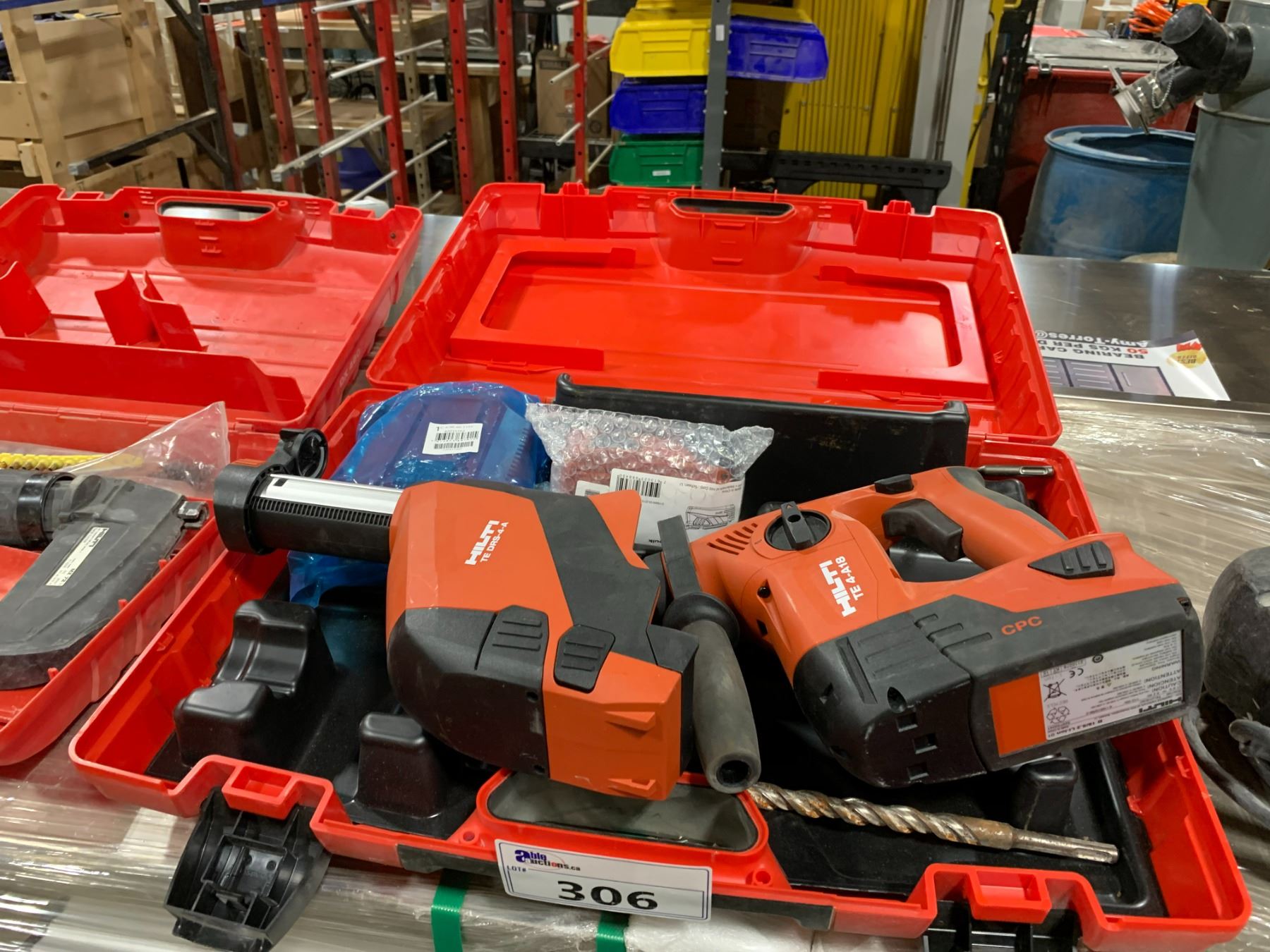 Hilti Te 4 A18 Cordless Hammer Drill With Hilti Te Drs 4 A Dust