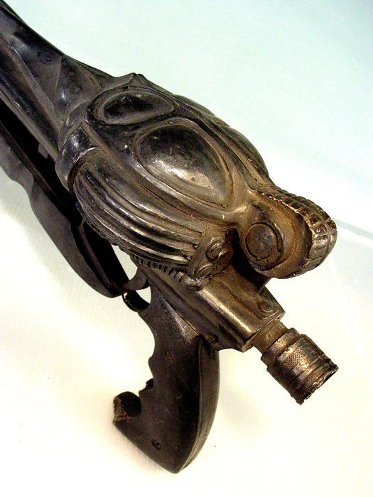 Organic Fiberglass Alien Space Gun