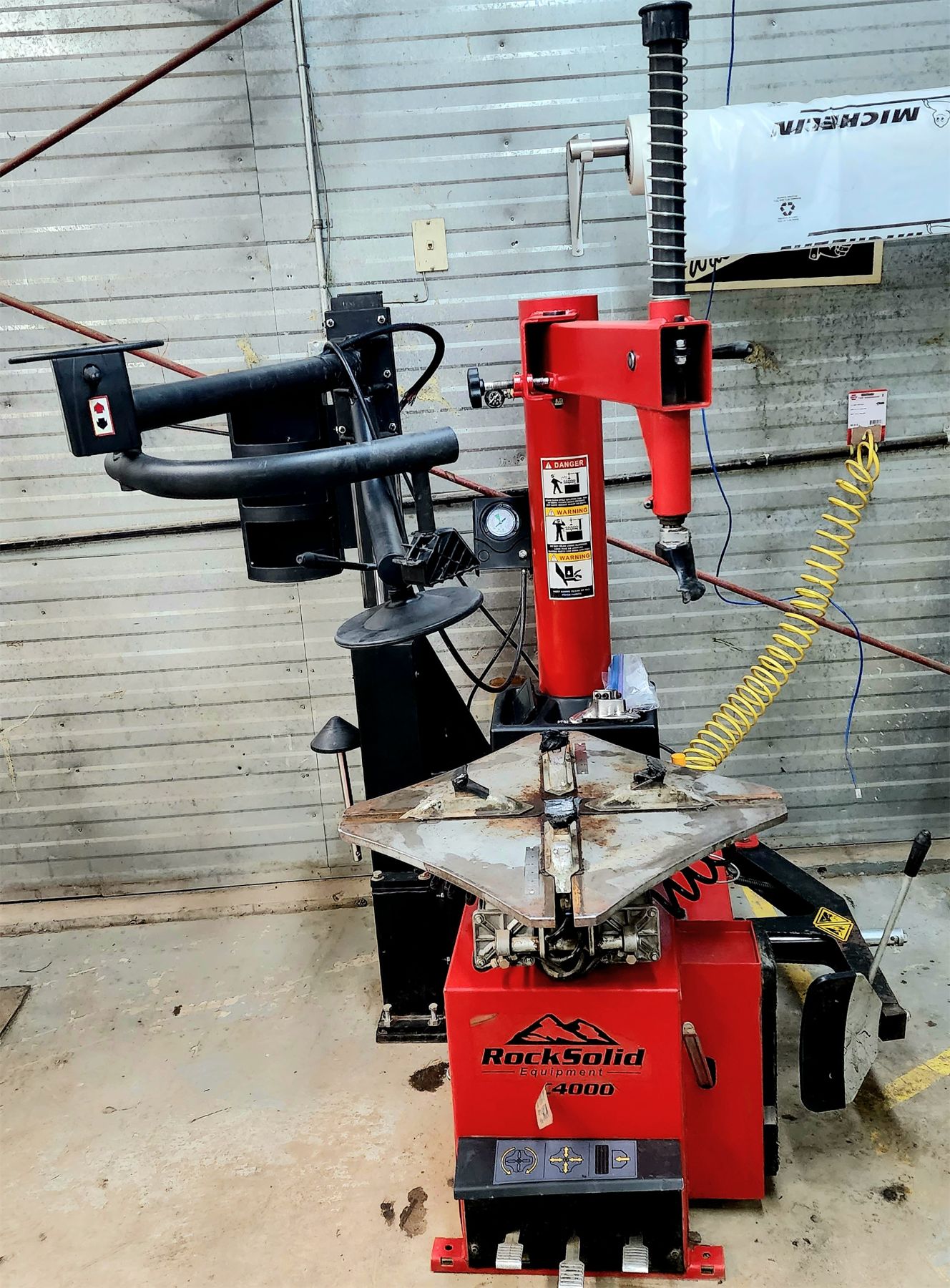 ROCK SOLID EQUIPMENT RSC4000 TIRE CHANGER