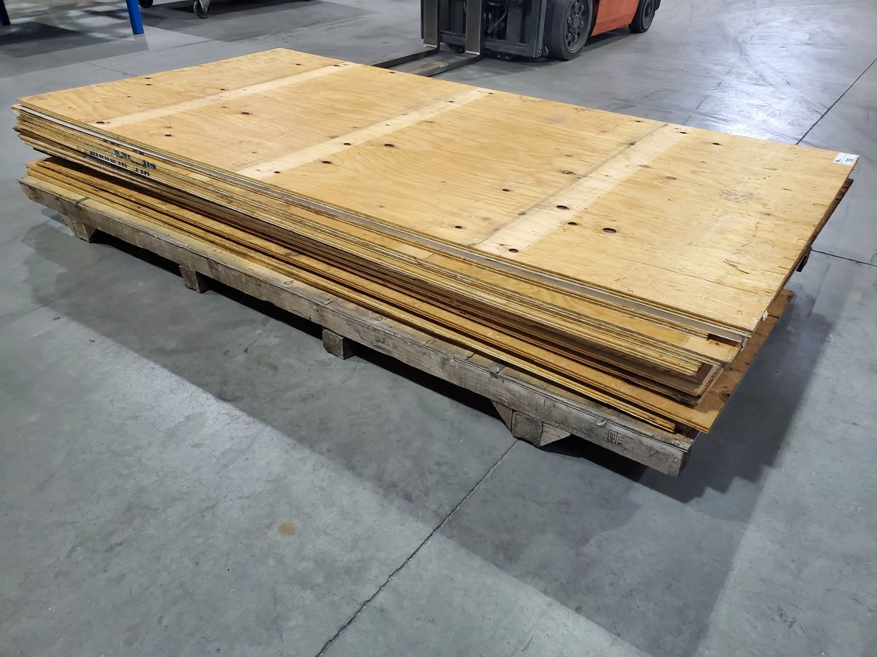 APPROX 15 SHEETS OF ASSORTED 4FT X 8FT PLYWOOD Able Auctions APPROX 15 SHEETS OF ASSORTED 4FT X 8FT PLYWOOD Able Auctions