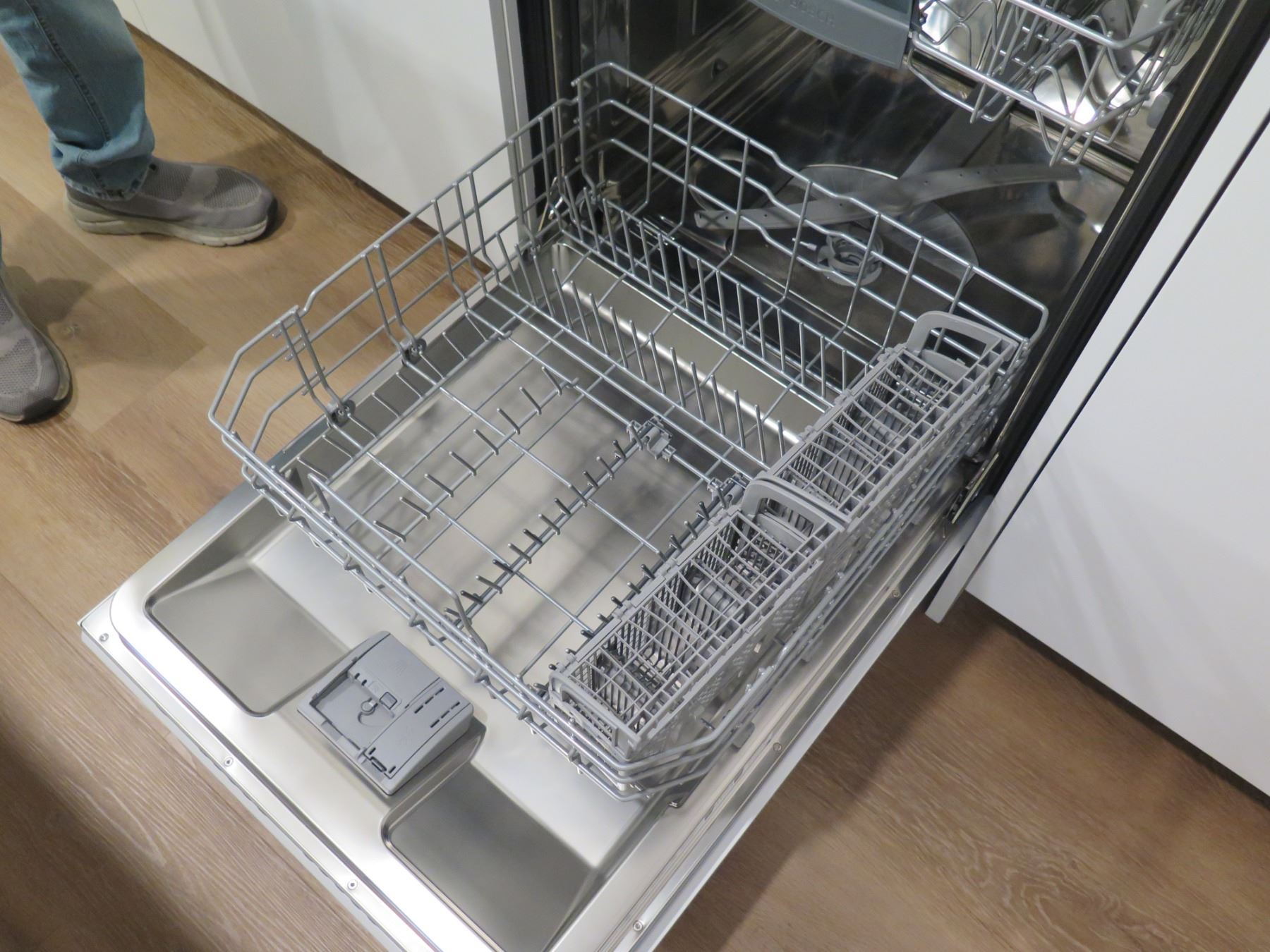 Bosch SilencePlus 44 DBA Built In Dishwasher Oahu Auctions bosch-silenceplus-44-dba-built-in-dishwasher-oahu-auctions