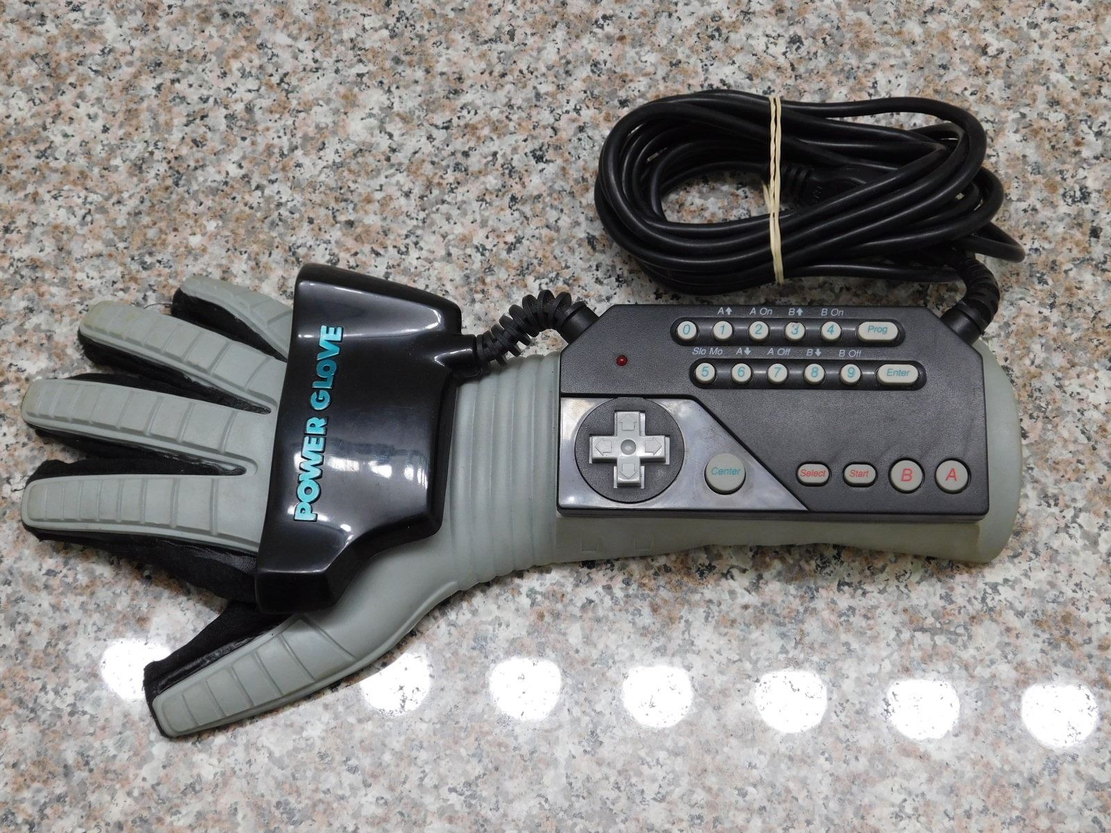 Nintendo Power Glove Size Medium Kids Size