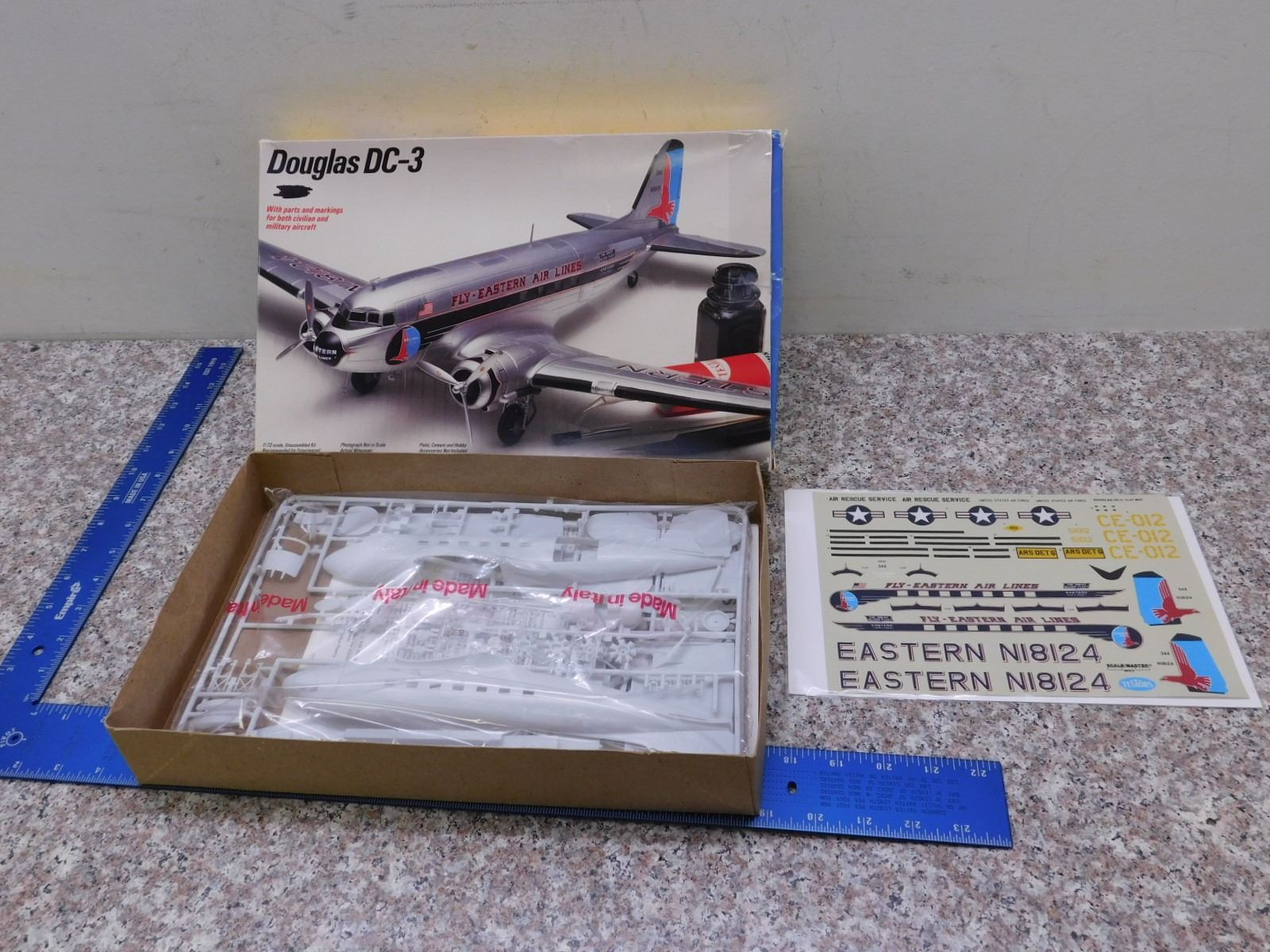 Douglas Testers Italeri DC-3 Model Kit 1:72 Scale
