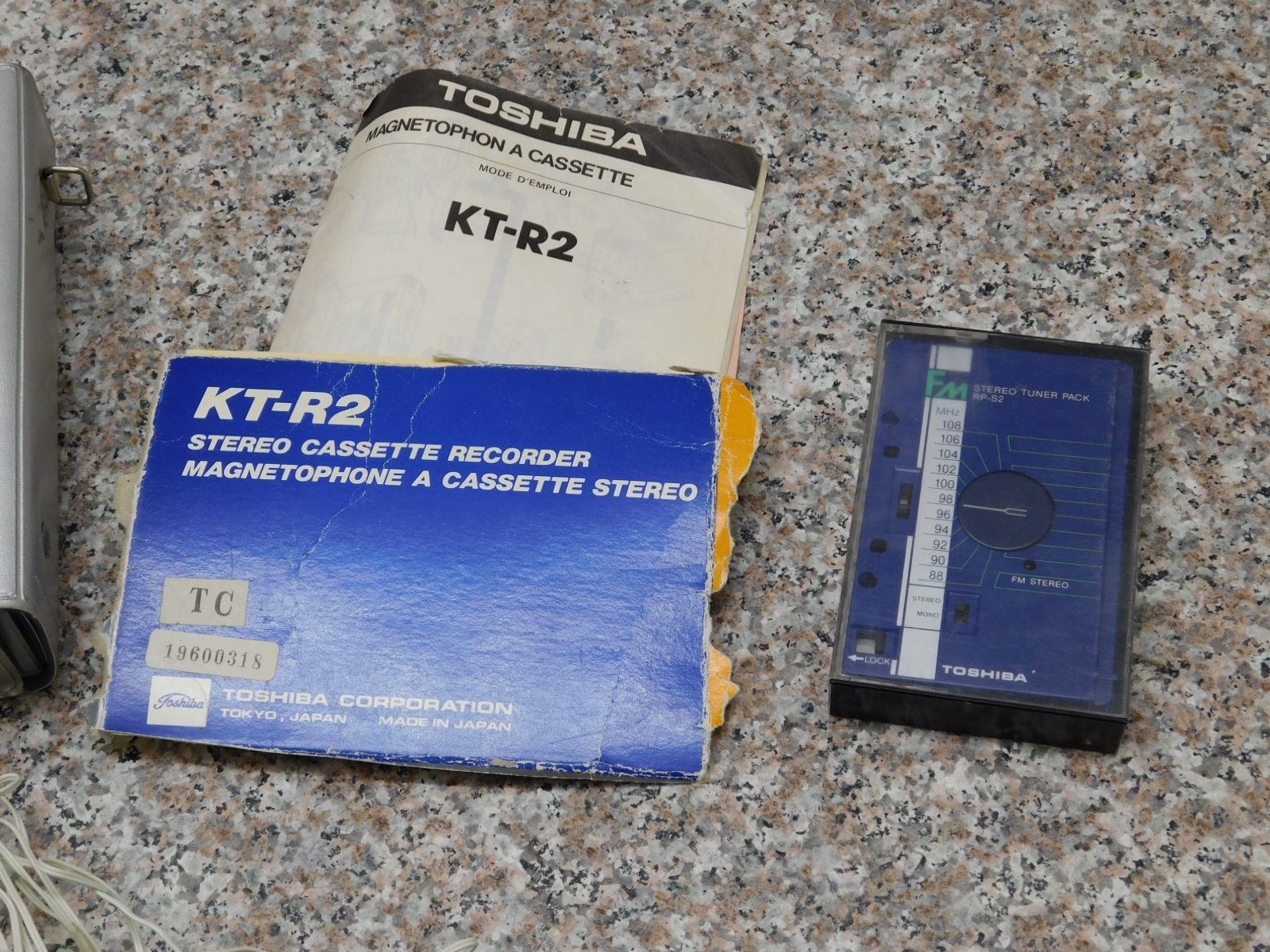 Toshiba KT-R2 Stereo Cassette Recorder Portable + RPS2 Tuner, Realistic ...