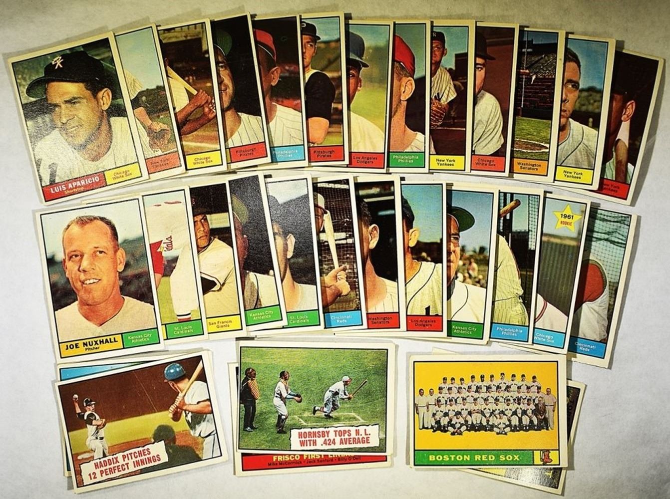 (31) 1961 TOPPS BASEBALL CARDS
