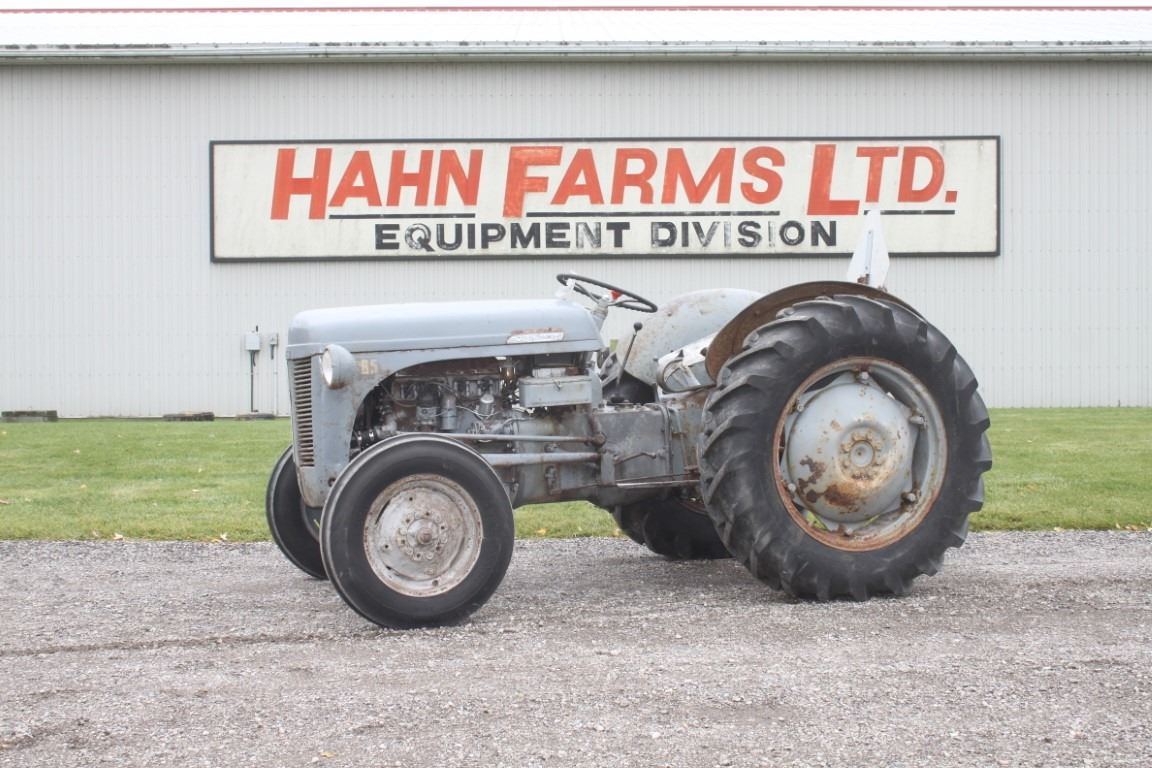 Ferguson TEA 2wd tractor, gas, 12.4x28, one owner
