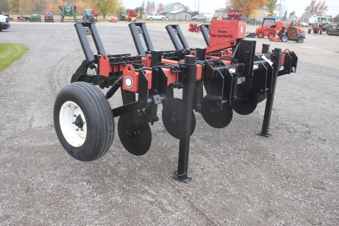 Unverferth Zone Builder 4 shank inline ripper, auto reset