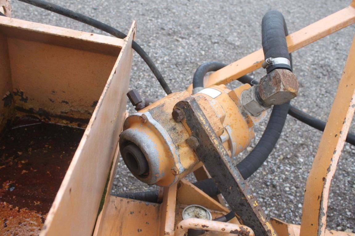 Woods HS106 3pth, hydraulic drive, hydraulic lift ditch bank mower