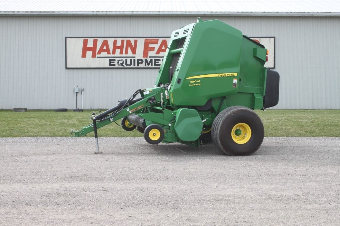 JD 450M round baler, Megawide HC2 pick-up, pre cutter, drop floor, net ...