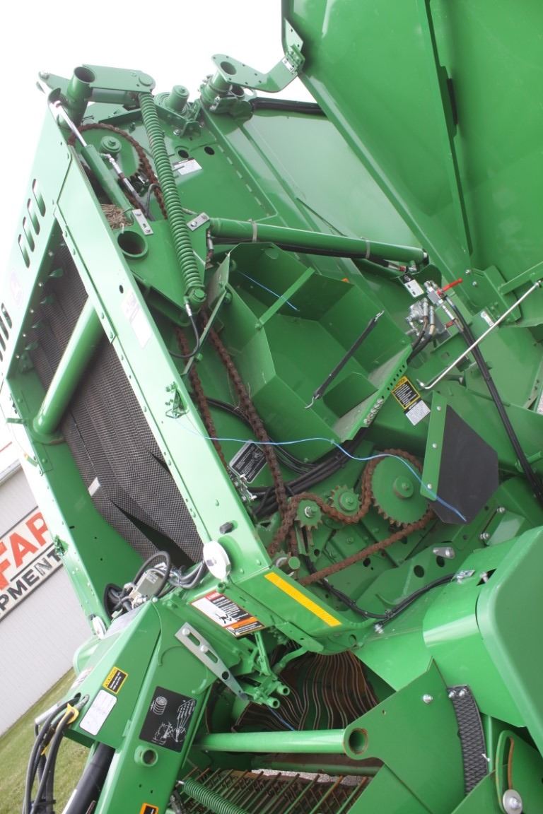 JD 450M round baler, Megawide HC2 pick-up, pre cutter, drop floor, net ...