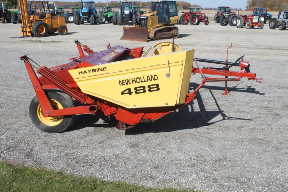 New Holland 488 9' haybine, conditioning rolls, one owner