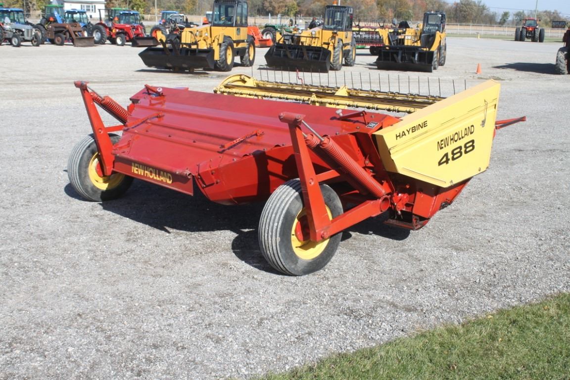 New Holland 488 9' haybine, conditioning rolls, one owner