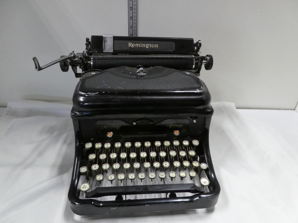Remington 1934 noiseless typewriter 1930'S