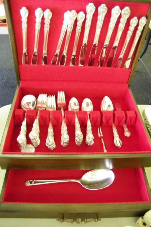 Silver Plate Heritage Silverware In Case