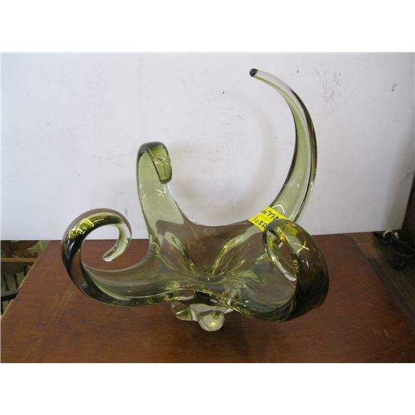 Chalet Glass Art Dodds Auction