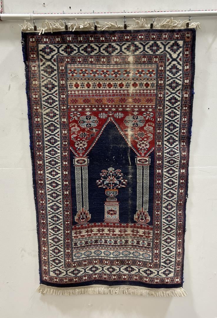 Antique Pakistan Persian Oriental Prayer Rug