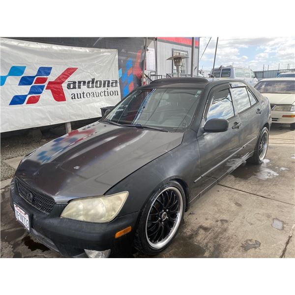 2002 LEXUS IS 300