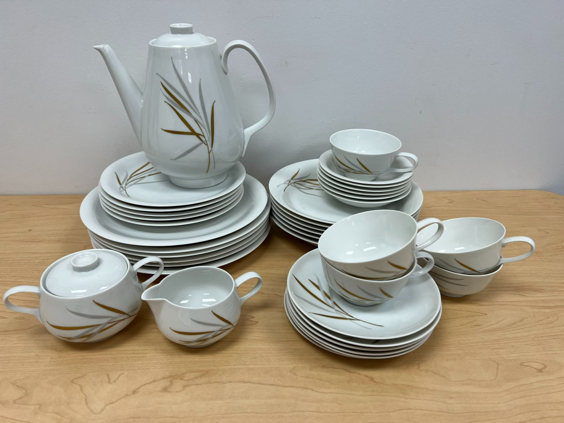 Rosenthal Selb-Plossberg Germany R. Loewy Form E - 37 pieces as pictured