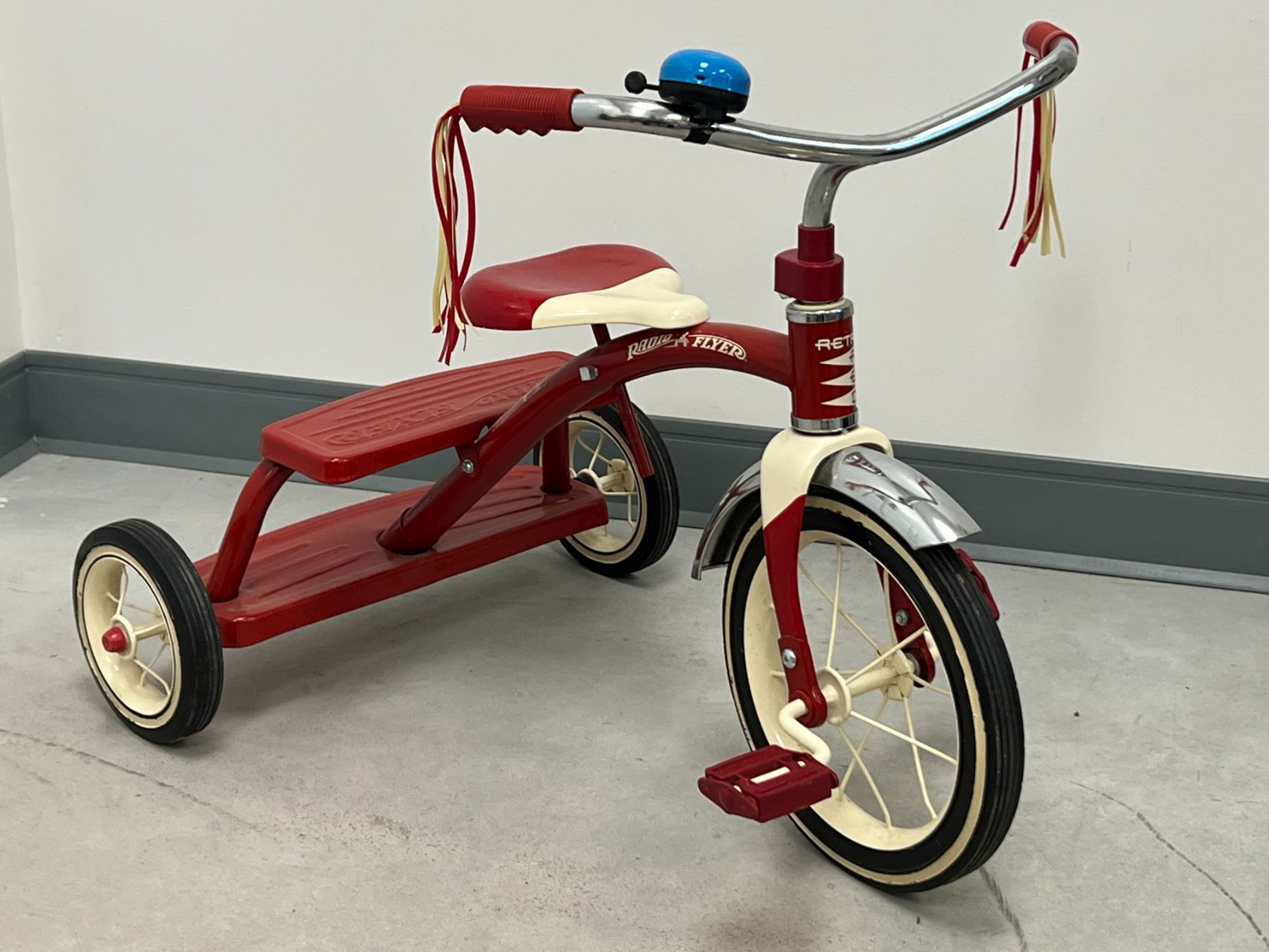 Radio Flyer Retro Red Tricycle Trike w/bell - radio flyer quality and ...