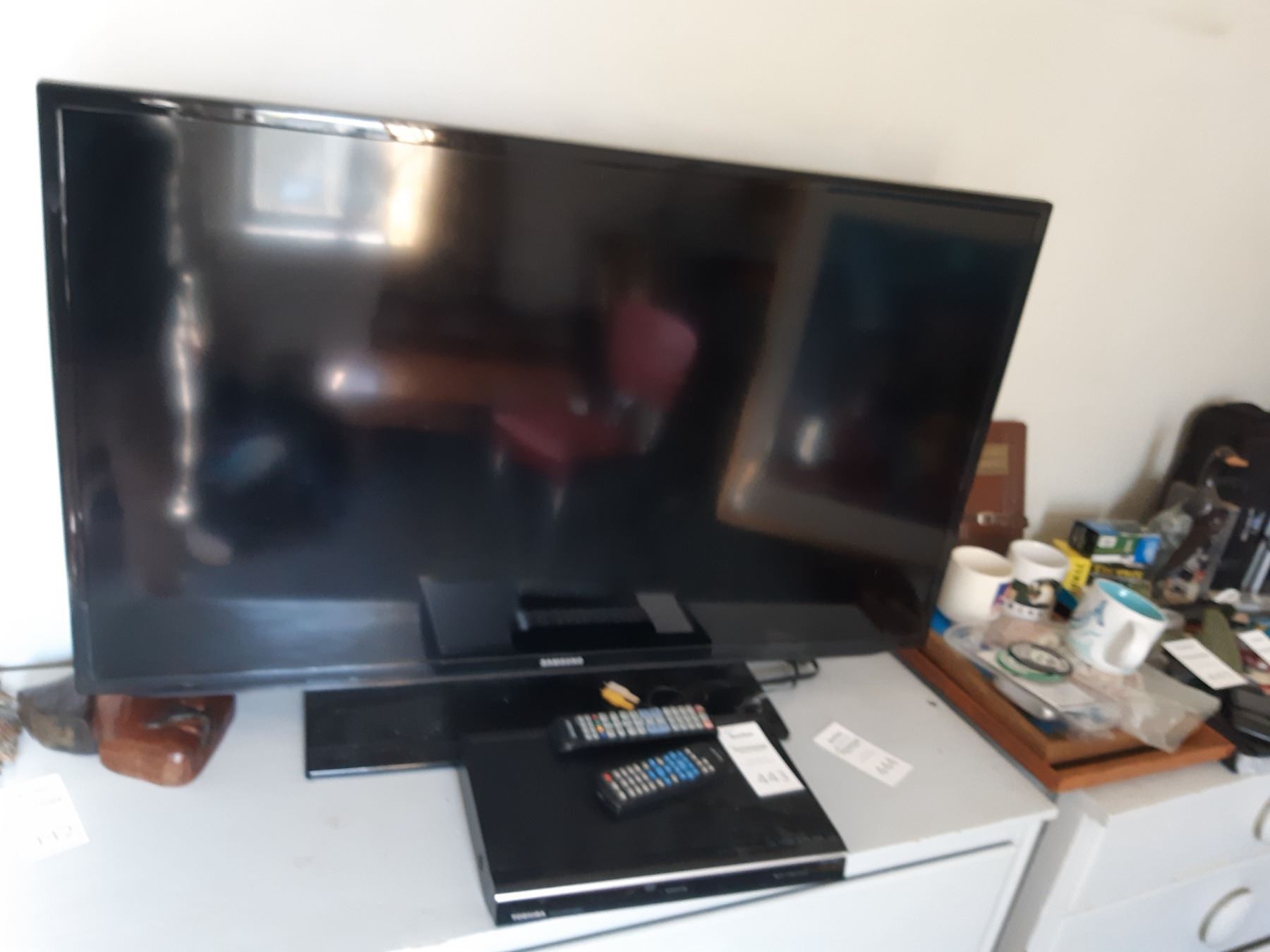 40" Panasonic TV Cat B