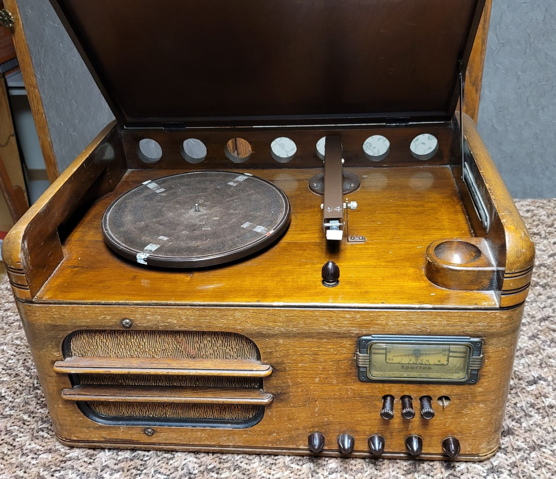 1940s Sparton Radio & Record Player