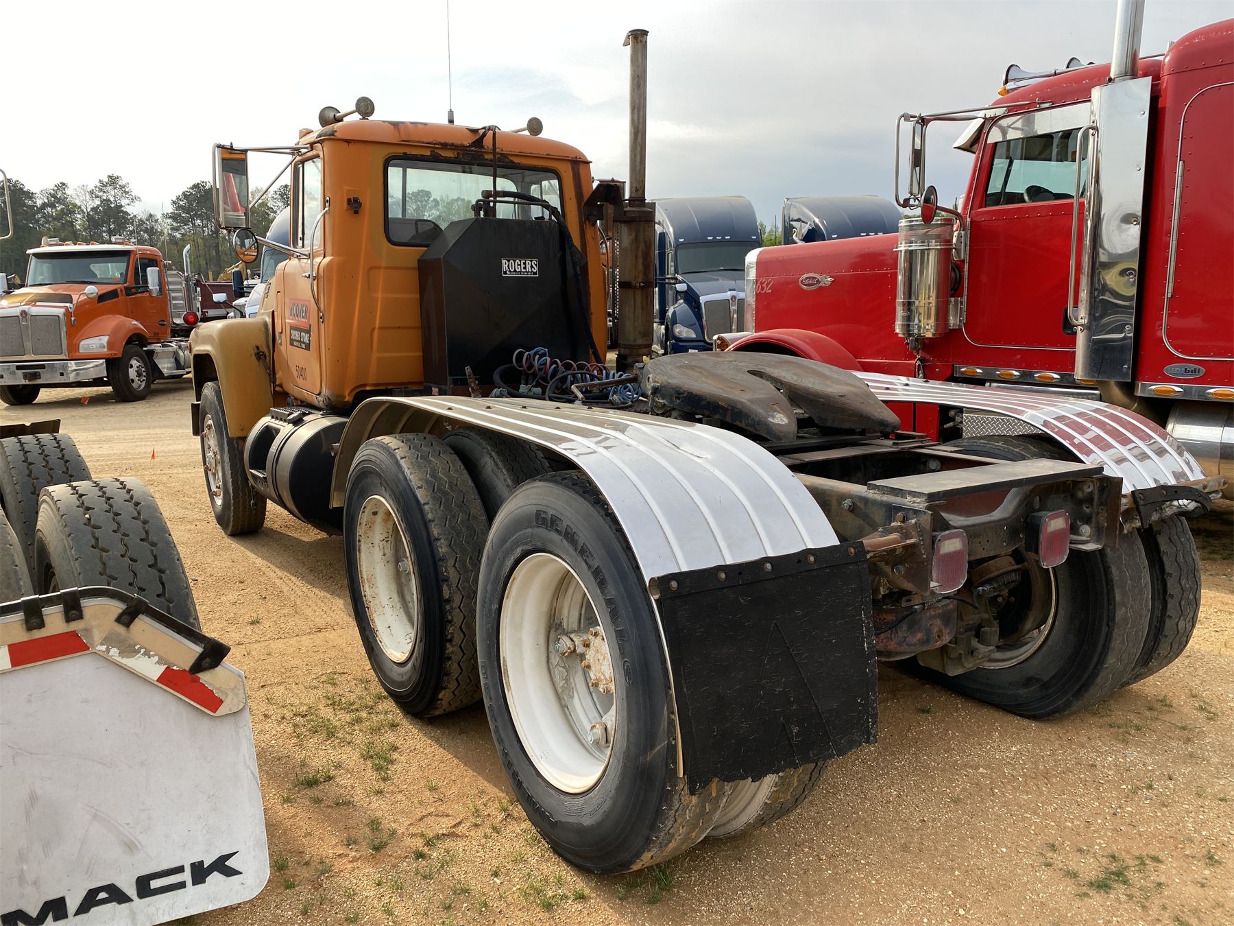 1981 MACK R686ST Day Cab Truck - J.M. Wood Auction Company, Inc.