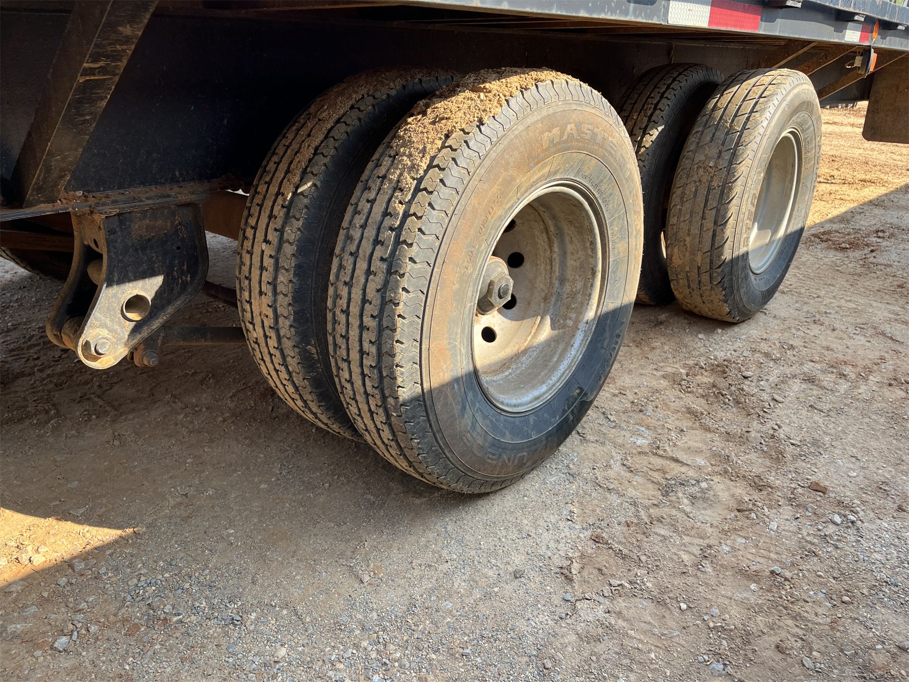 2001 CENTRAL TRAILER CORP 48X8.5 Gooseneck Trailer - J.M. Wood Auction Company, Inc.