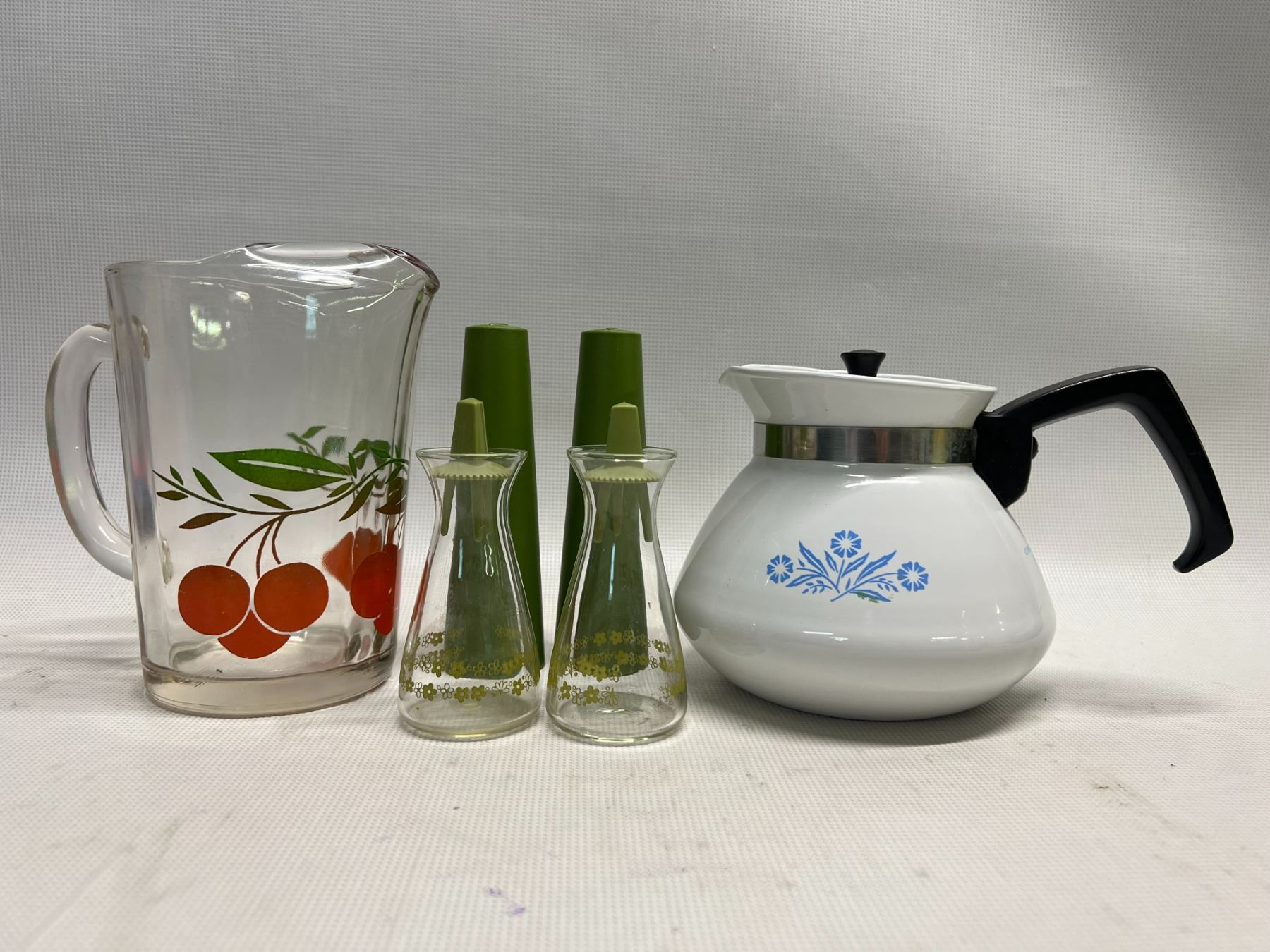 Vintage Kitchen Lot - Corning Teapot, Pyrex shakers etc (see pics)