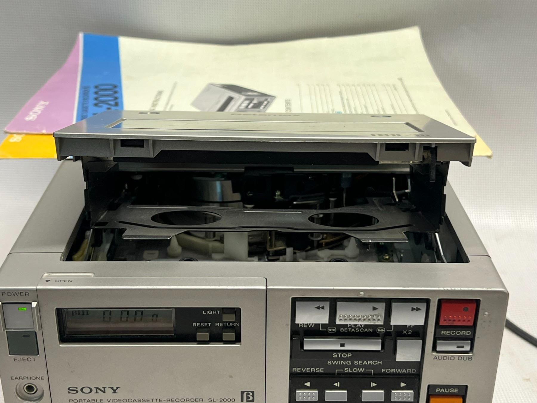 Sony Portable Betamax SL-2000 VCR & Tuner Timer TT-2000