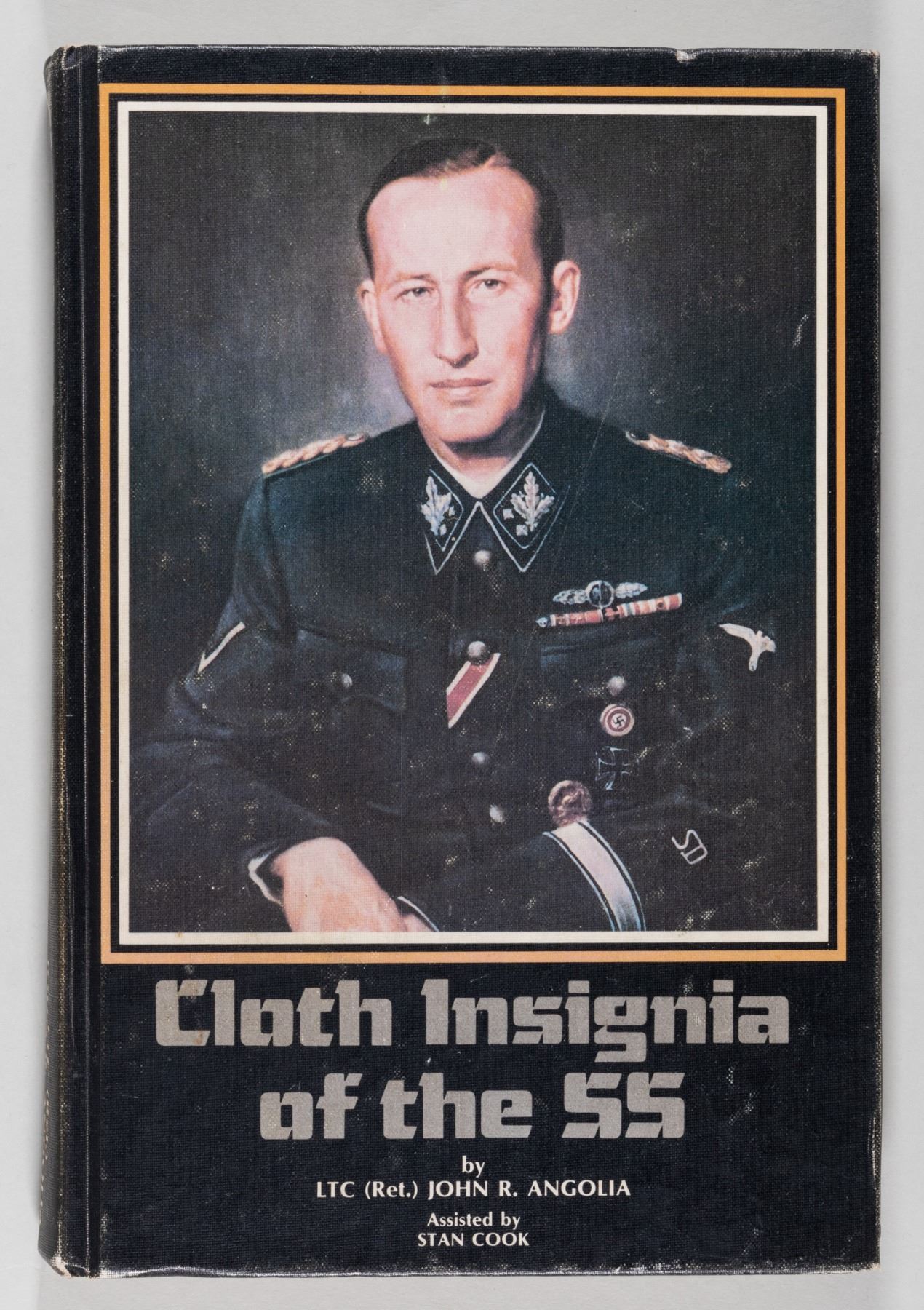 CLOTH INSIGNIA OF THE SS BOOK