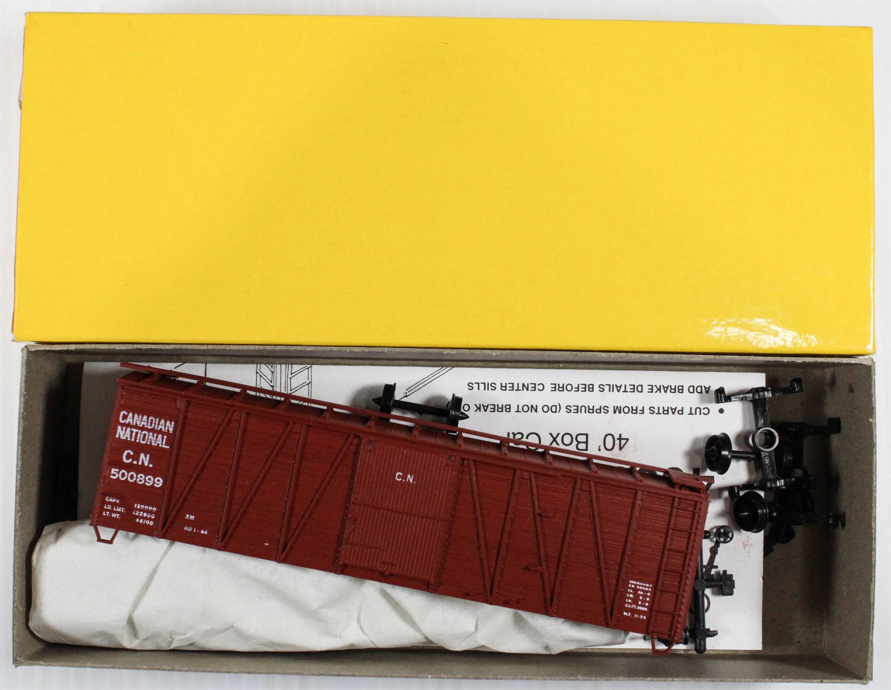 ACCURAIL TRAIN CN 40' O.B BOX CAR WOOD ENDS CN 500899
