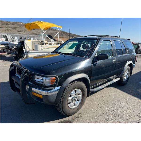 1998 Nissan Pathfinder XE