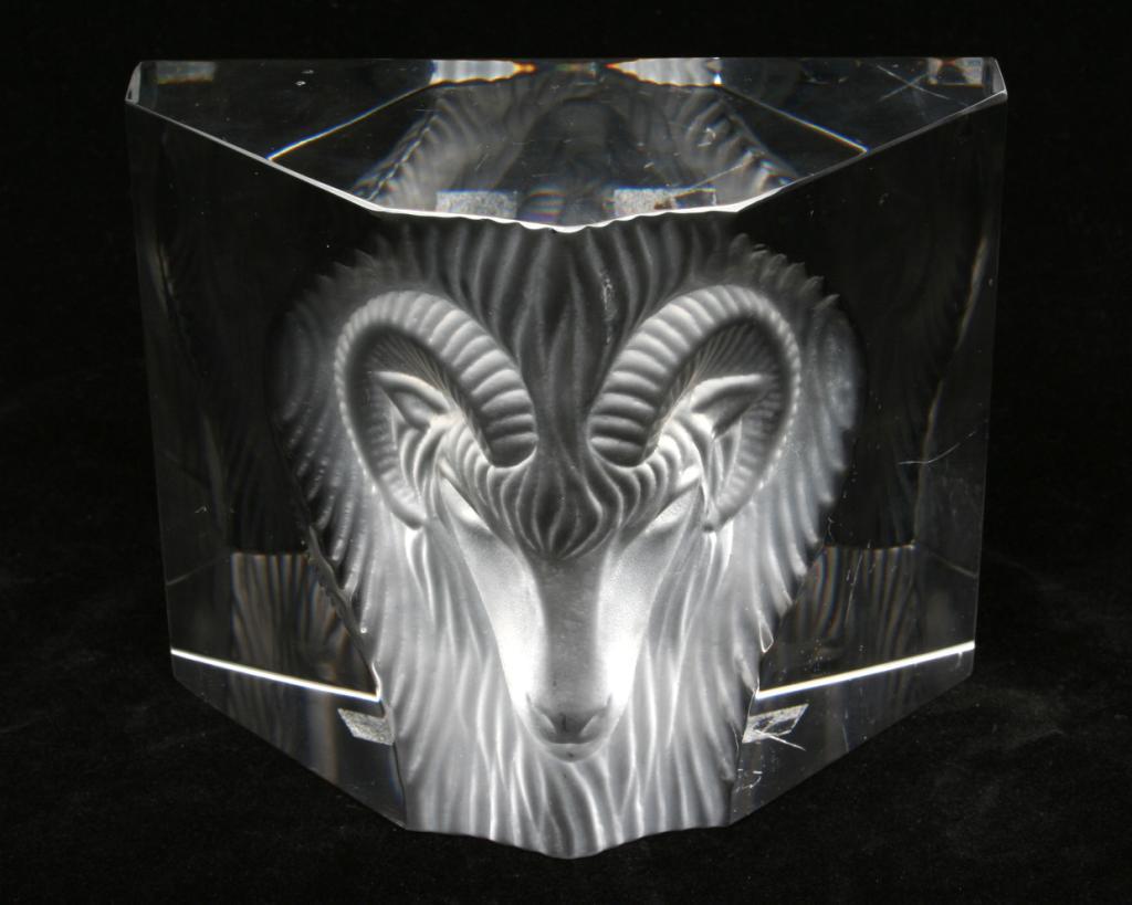 Hoya Glass Bookends - Ram and Lion