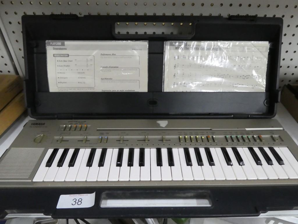 Yamaha PortaSound PC-100 keyboard