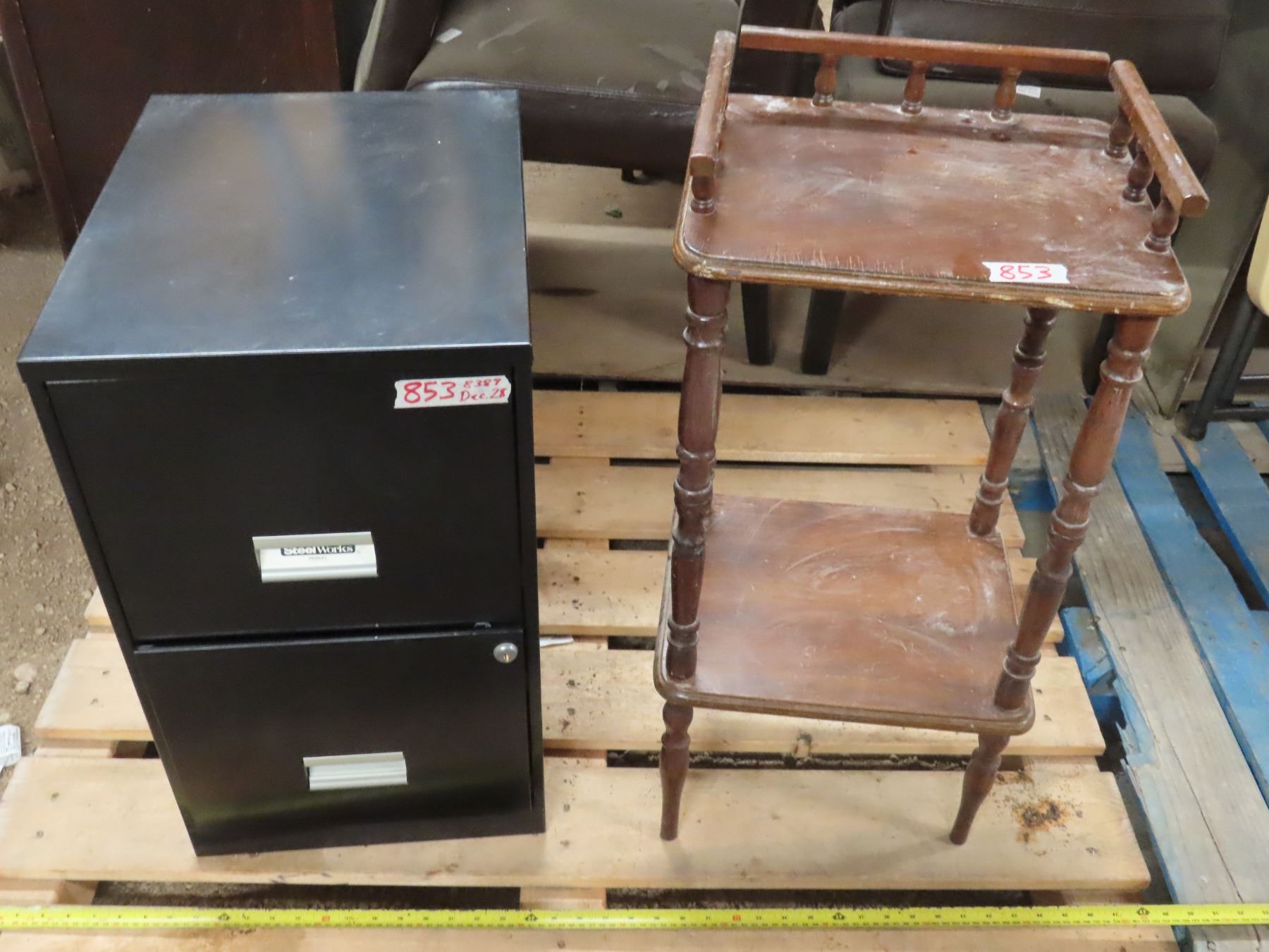 wooden stand (broken leg) + metal filing cabinet - Schmalz Auctions