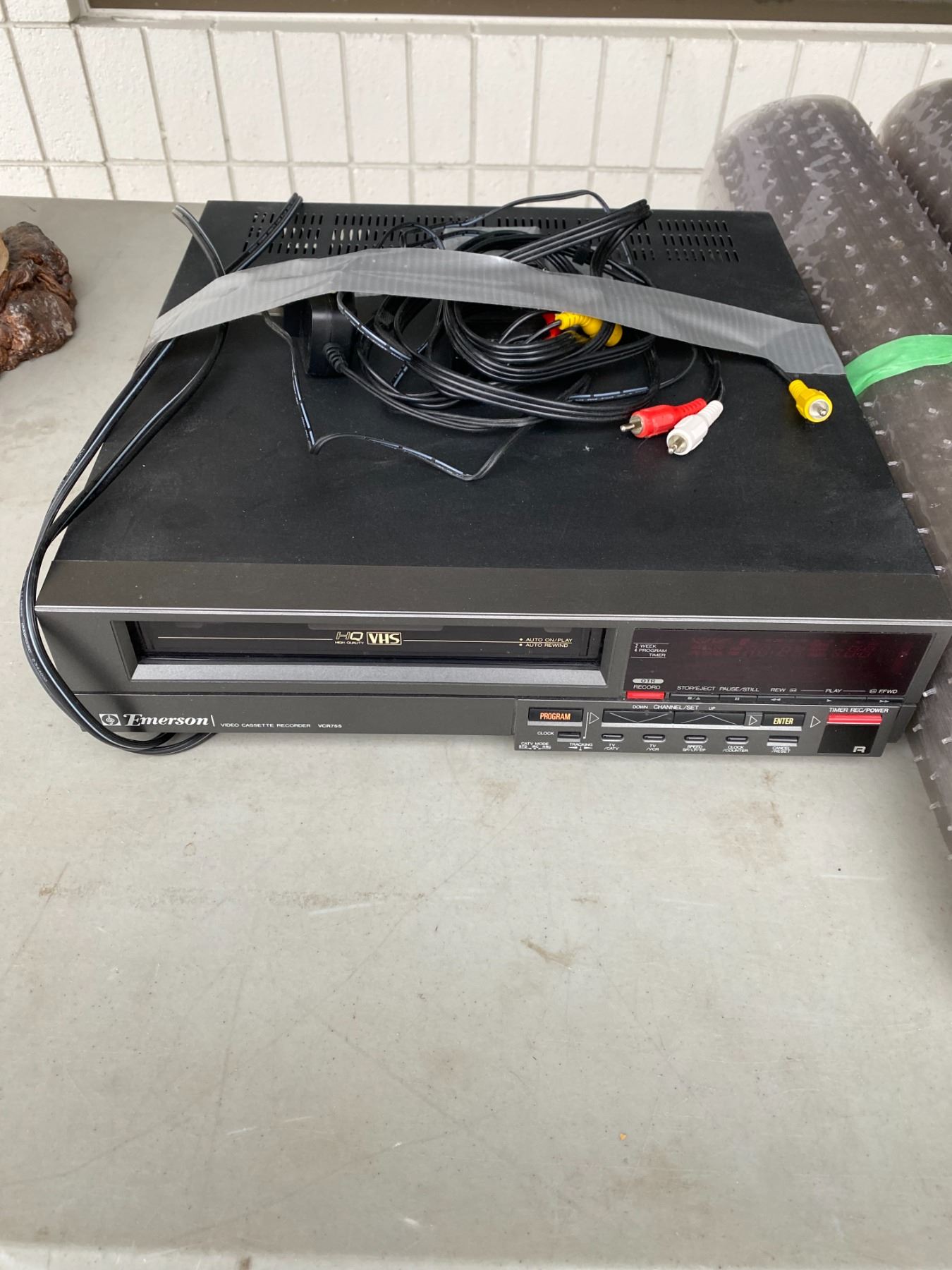 Emerson VHS plater with remote