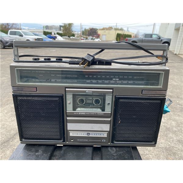 General Electric Cassette Radio